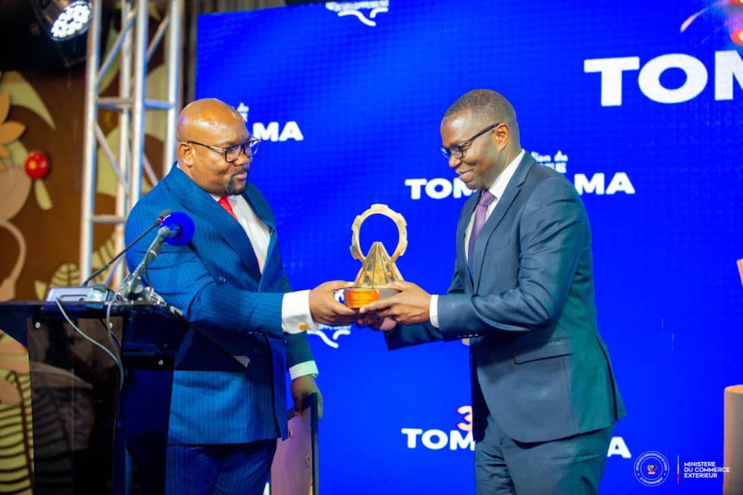 Le ministre Julien Paluku Kahongya récompensé par le Trophée Tombwana ...
